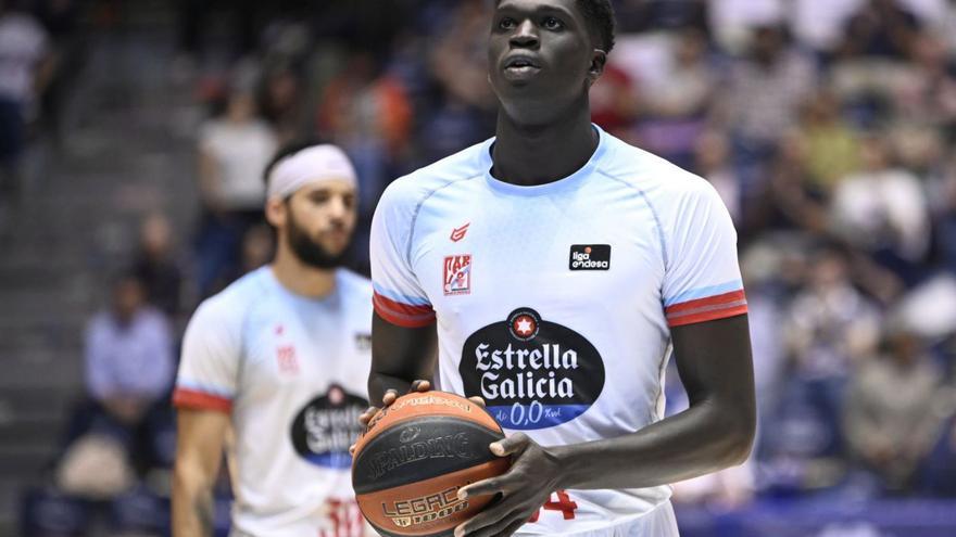 Fallou Niang no seguirá en el Obradoiro la próxima temporada al cubrir ...