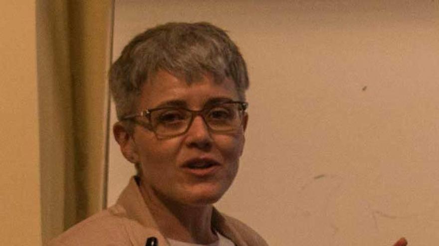 La filósofa Sharon Calderón habla de técnicas de oratoria a través del cine