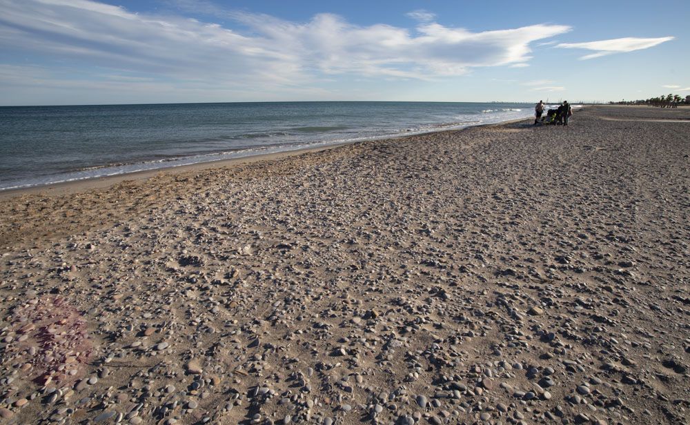 Sigue el avance de las piedras en la playa de Canet d'En Berenguer