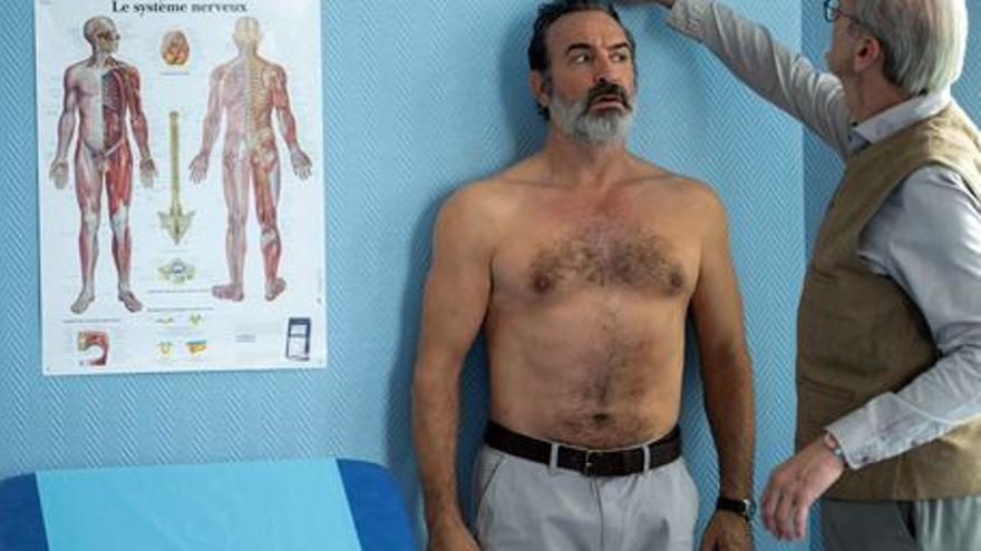 The shrinking man fights for survival in his home | News Minimalist