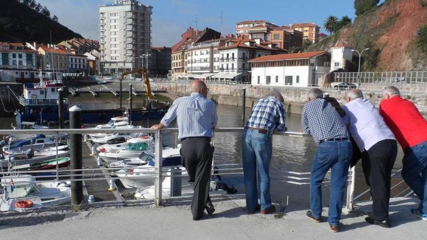 Comienzan el dragado de la dársena interior del puerto y las obras para ...