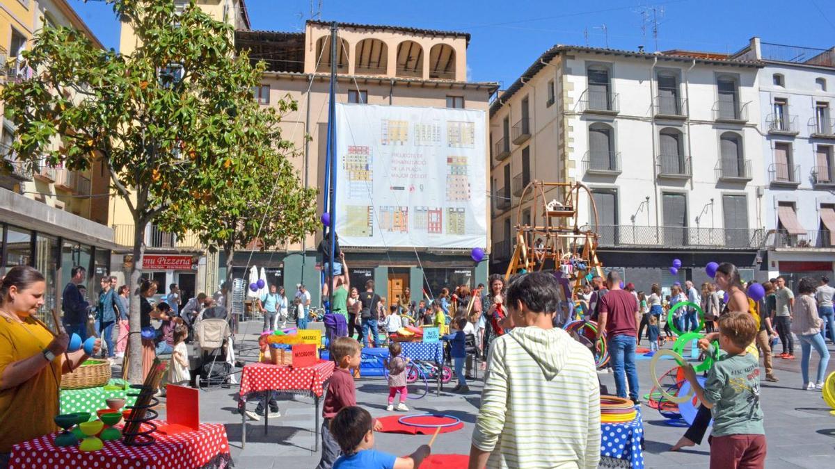 Olot celebra la primavera amb la Fira de l’1 de Maig - Diari de Girona