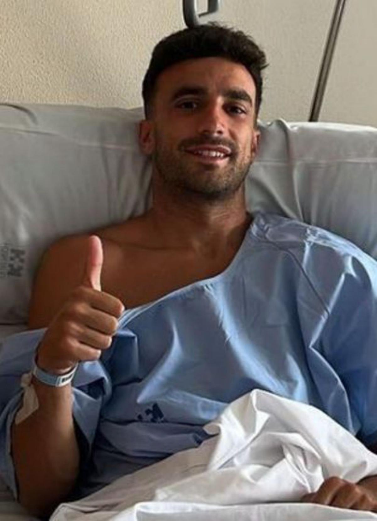 Álex Ares se opera de su lesión en la rodilla izquierda