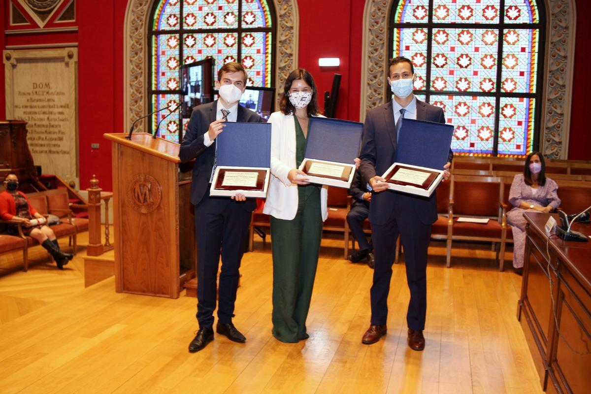 Un total de 49 estudiantes de 16 nacionalidades reciben su diploma de ...