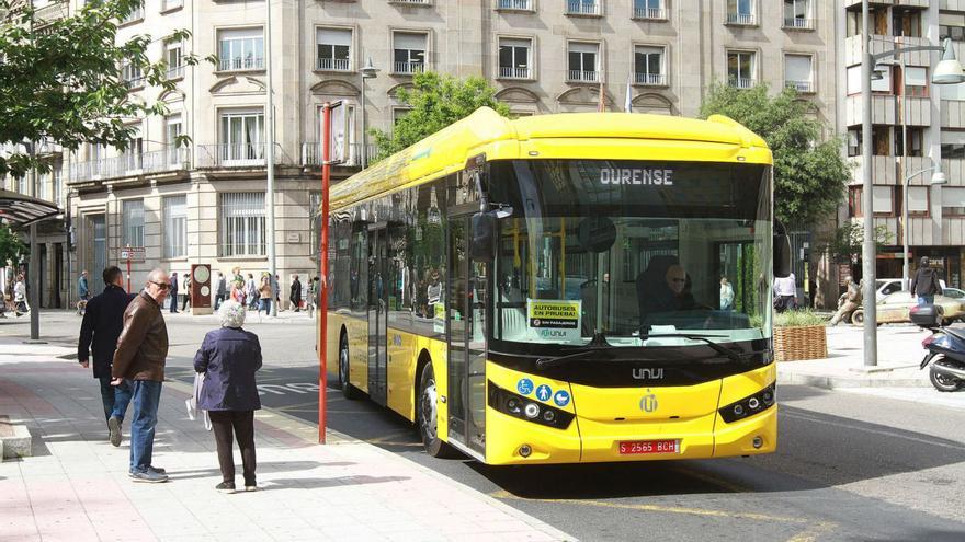 Los primeros autobuses eléctricos circulan por la ciudad en período de ...