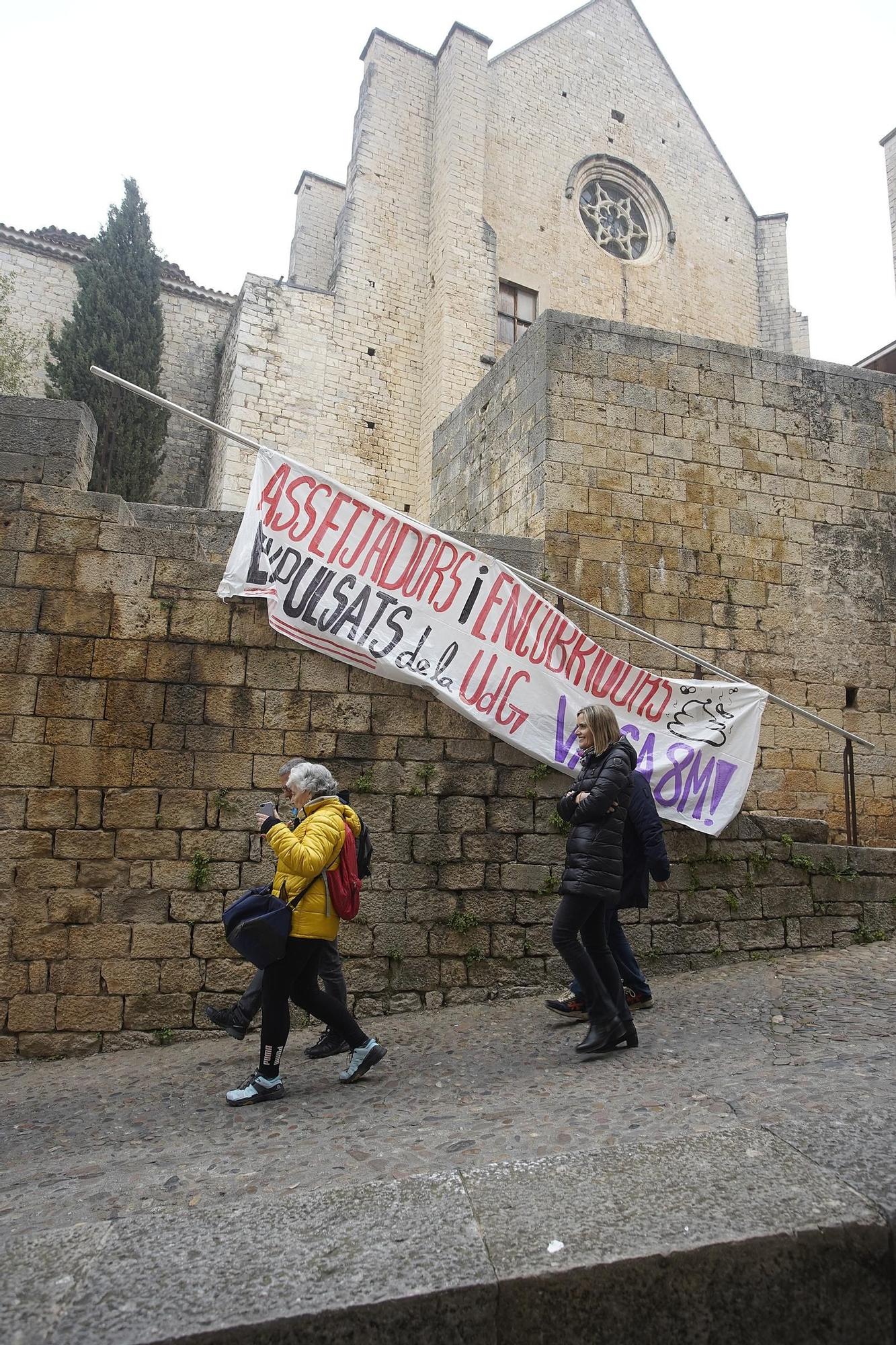 Els piquets per la vaga feminista bloquegen l'entrada al Campus del ...
