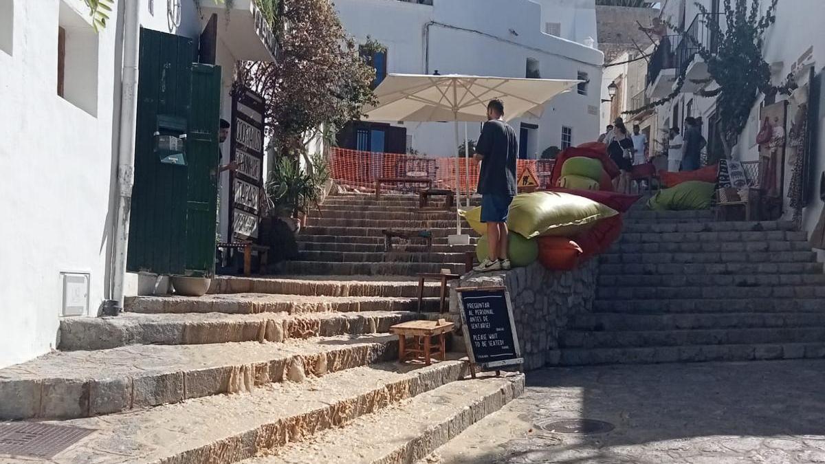 AVERÍAS EN IBIZA: Rotura de una tubería en Ibiza: "Esto parece Dalt Vila del río"