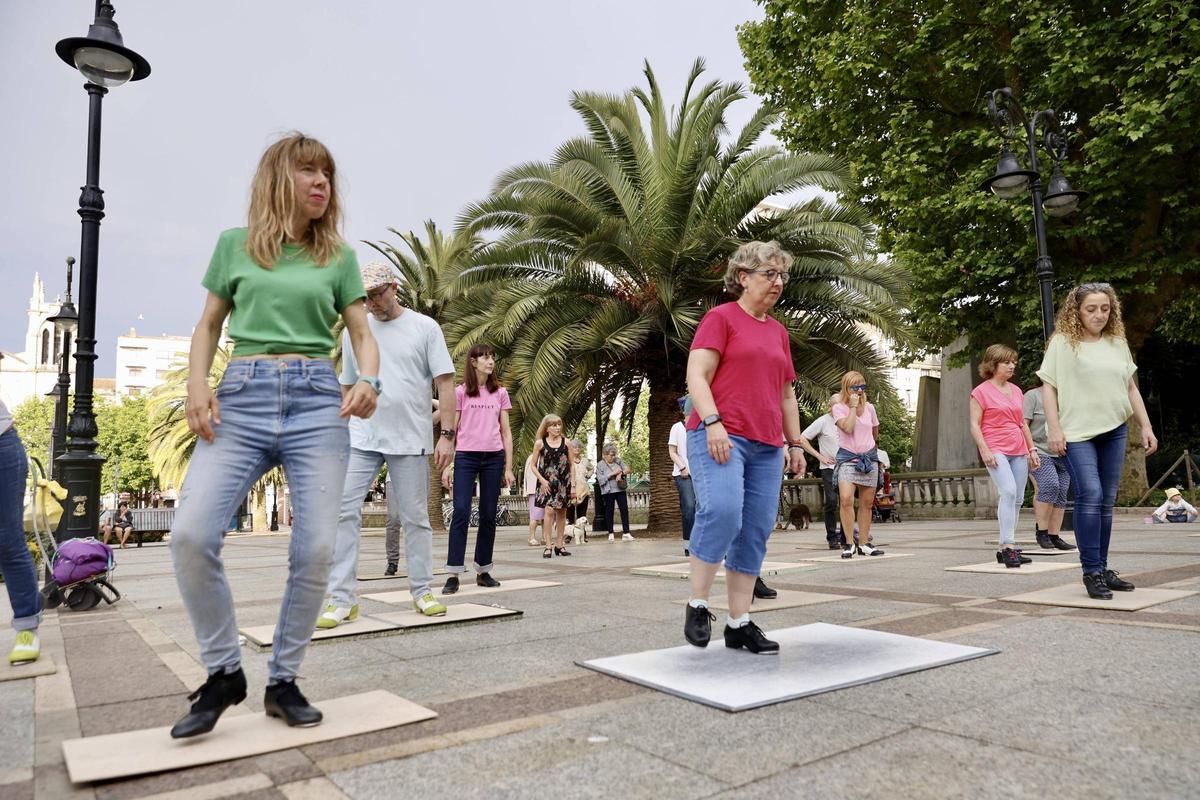 Cita con el claqué en el paseo de Begoña (en imágenes)