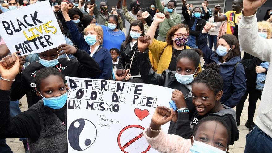 Las denuncias por xenofobia a SOS Racismo suben un 26% en A Coruña tras ...