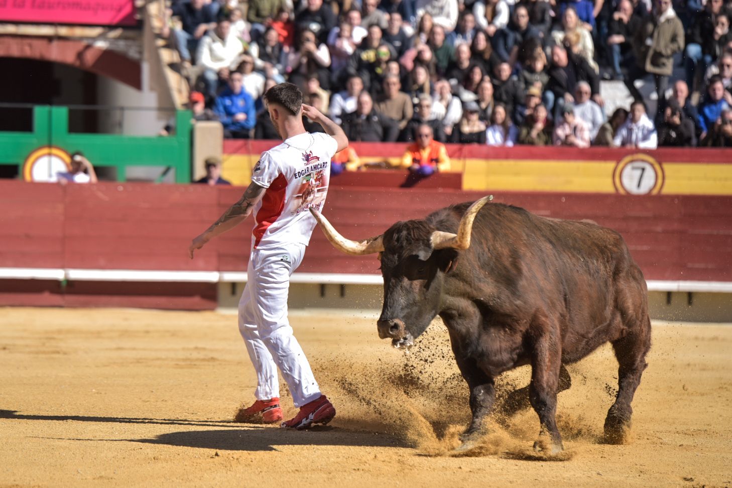 El vilarealense Eric González, maestro de la calle en la plaza de ...