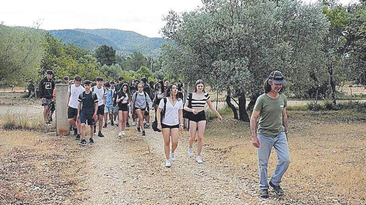 Visita educativa del IES Bendinat a la finca de es Coll Gomà