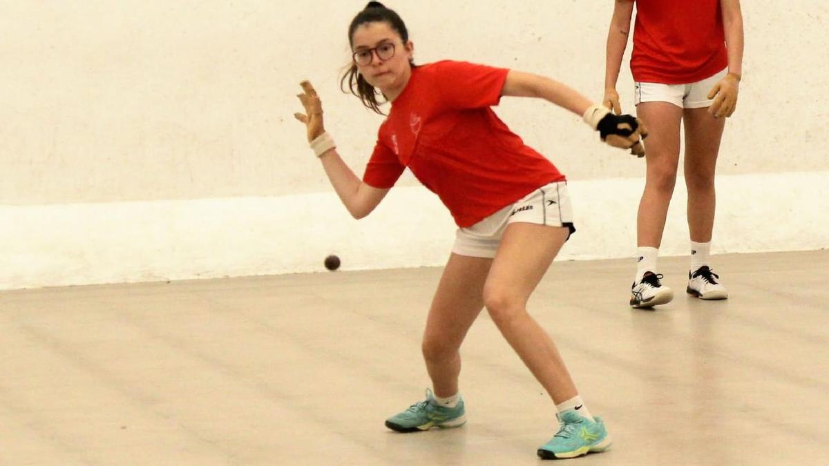 Claudia Peris y Patricia Martí juegan los Circuits de Tecnificació ...