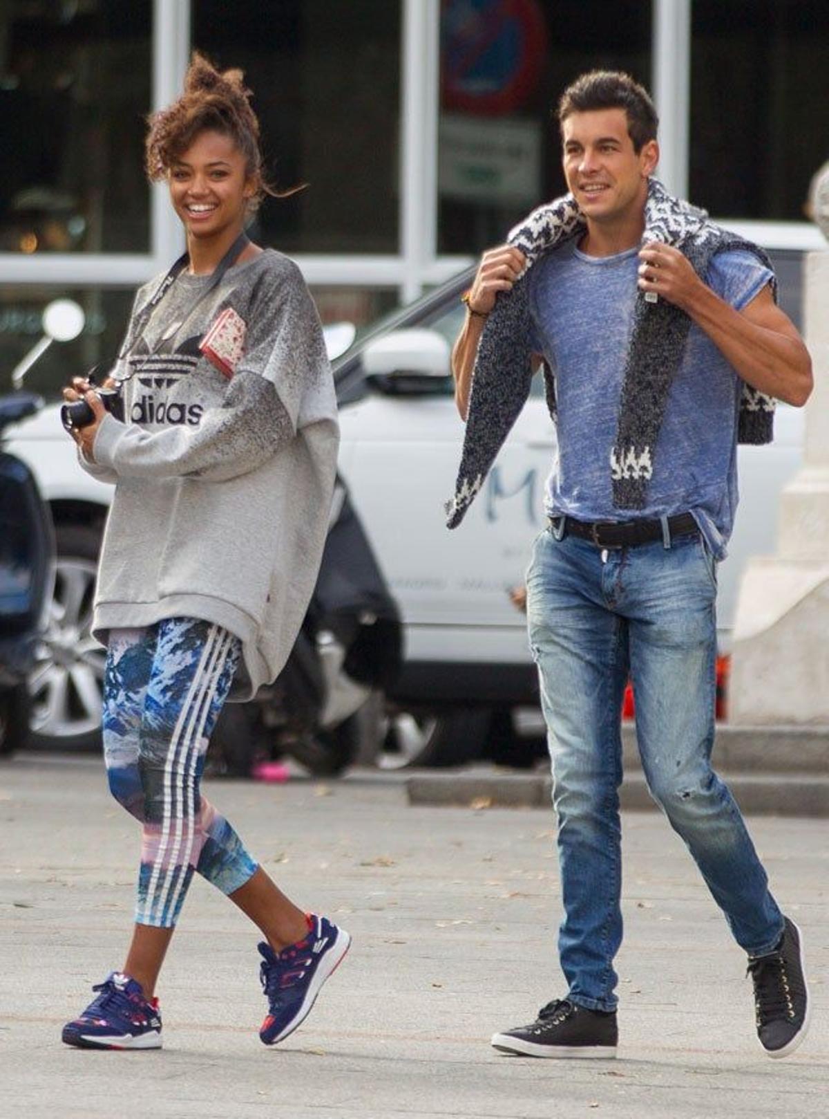 Mario Casas y Berta Vázquez, dos tortolitos por Madrid - Cuore