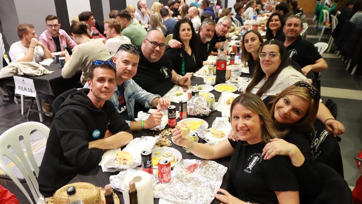 Macrocena para 1.400 personas en el tradicional 'sopar de colles' de la ...