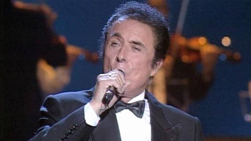 Mor per coronavirus el Príncipe Gitano, famós per 'In the ghetto'