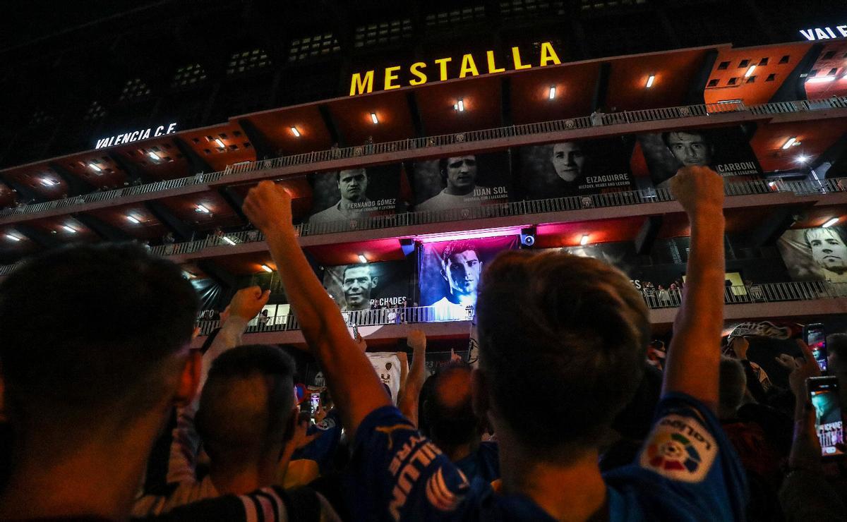 Así es la ilustración benéfica que homenajea a Mestalla