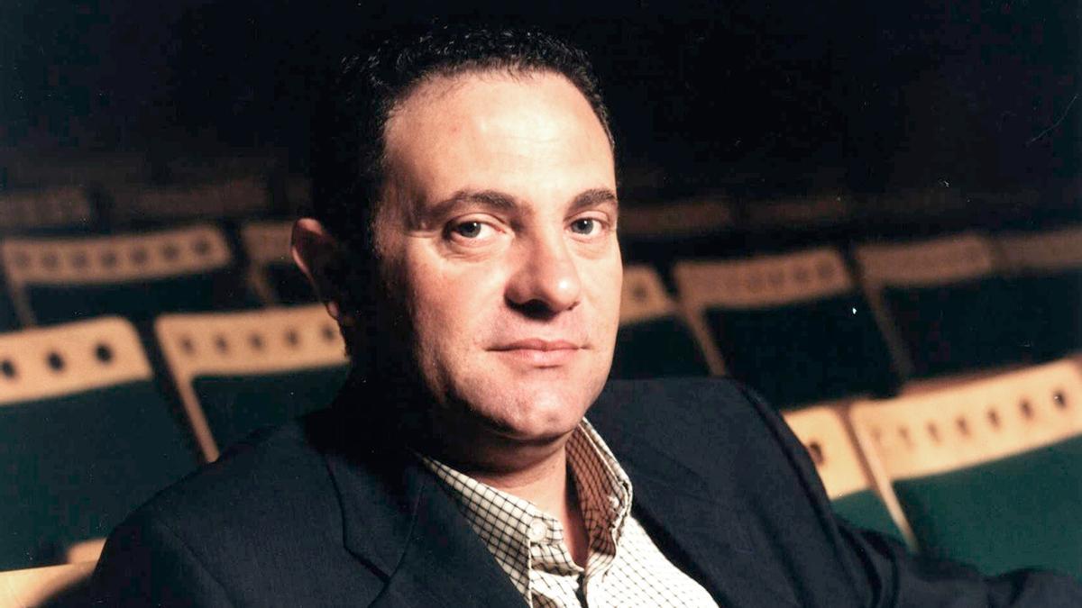 Muere José Luis Castro, exdirector del Teatro de la Maestranza y del ...