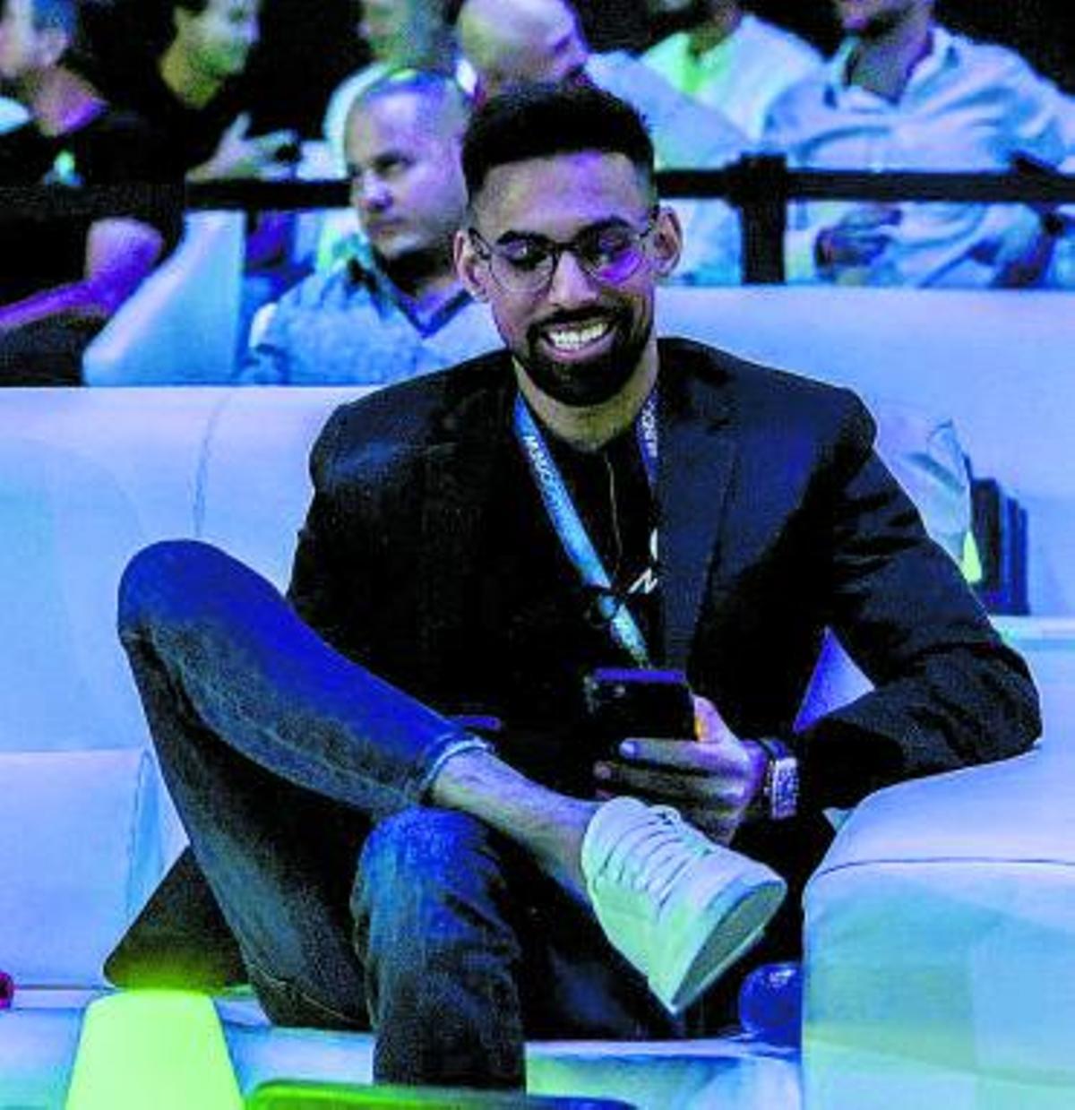 El intento de récord Guinness de Mani Thawani fracasa ante un público ...