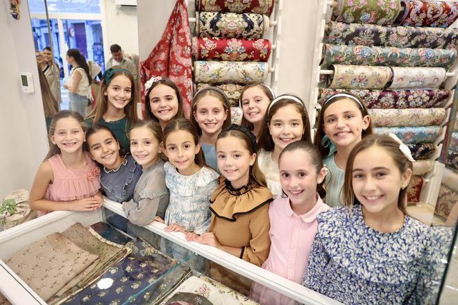 INDUMENTARISTAS FALLERAS MAYORES Y CORTES 2026