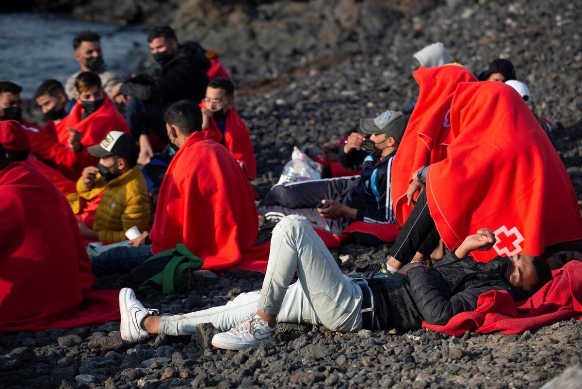 La immigració irregular manté la tendència a la baixa i es redueix un 23%