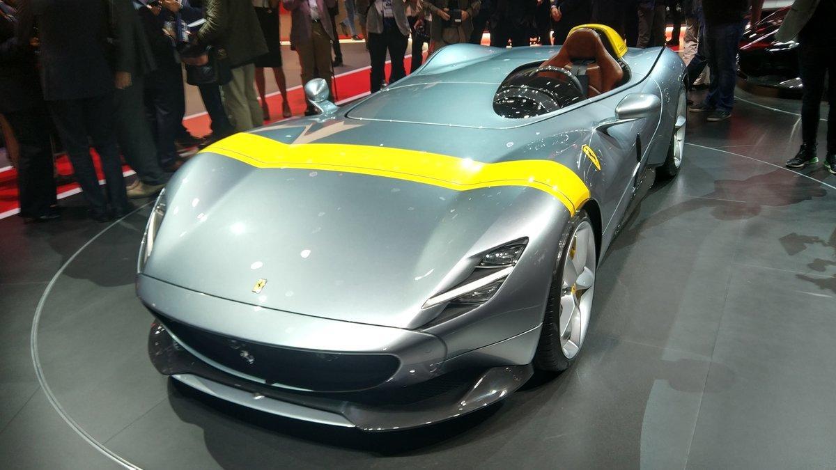 Ferrari presenta en París el SP1 y el SP2