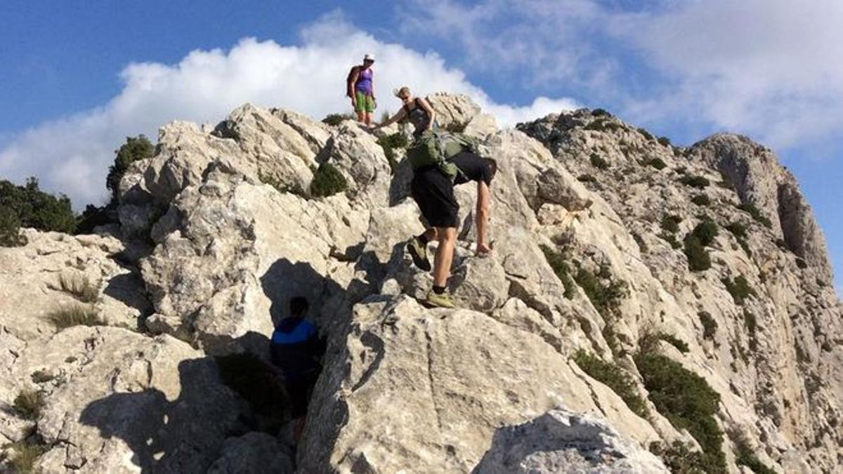 Rescatan a un joven bloqueado a 1.000 metros de altura en Bèrnia