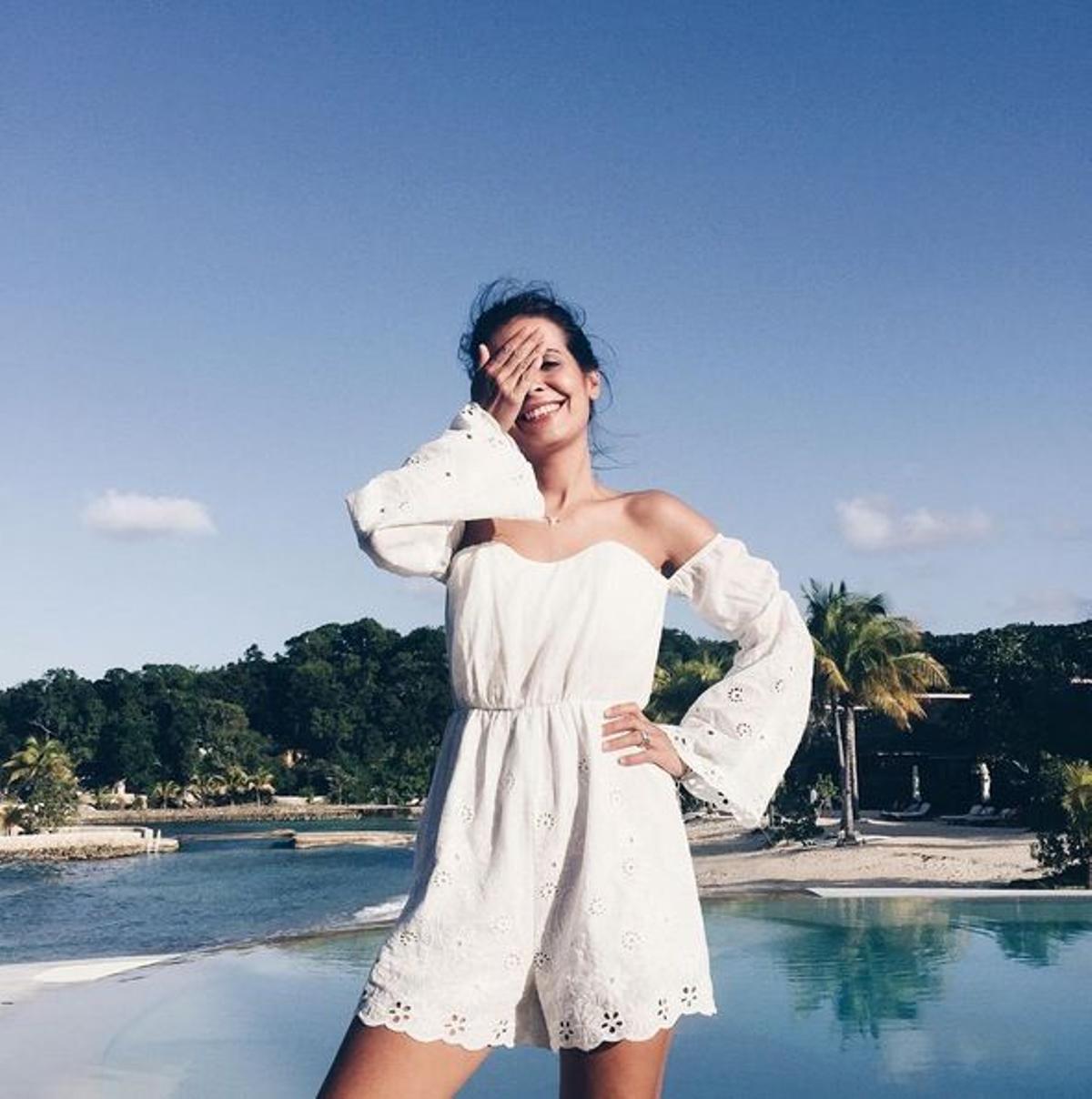 La pose de moda que todas muestran en Instagram - Woman