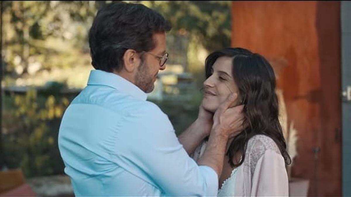 'Serial Lover' en Antena 3: Oriane sale del hospital psiquiátrico gracias a Camille y Solenn