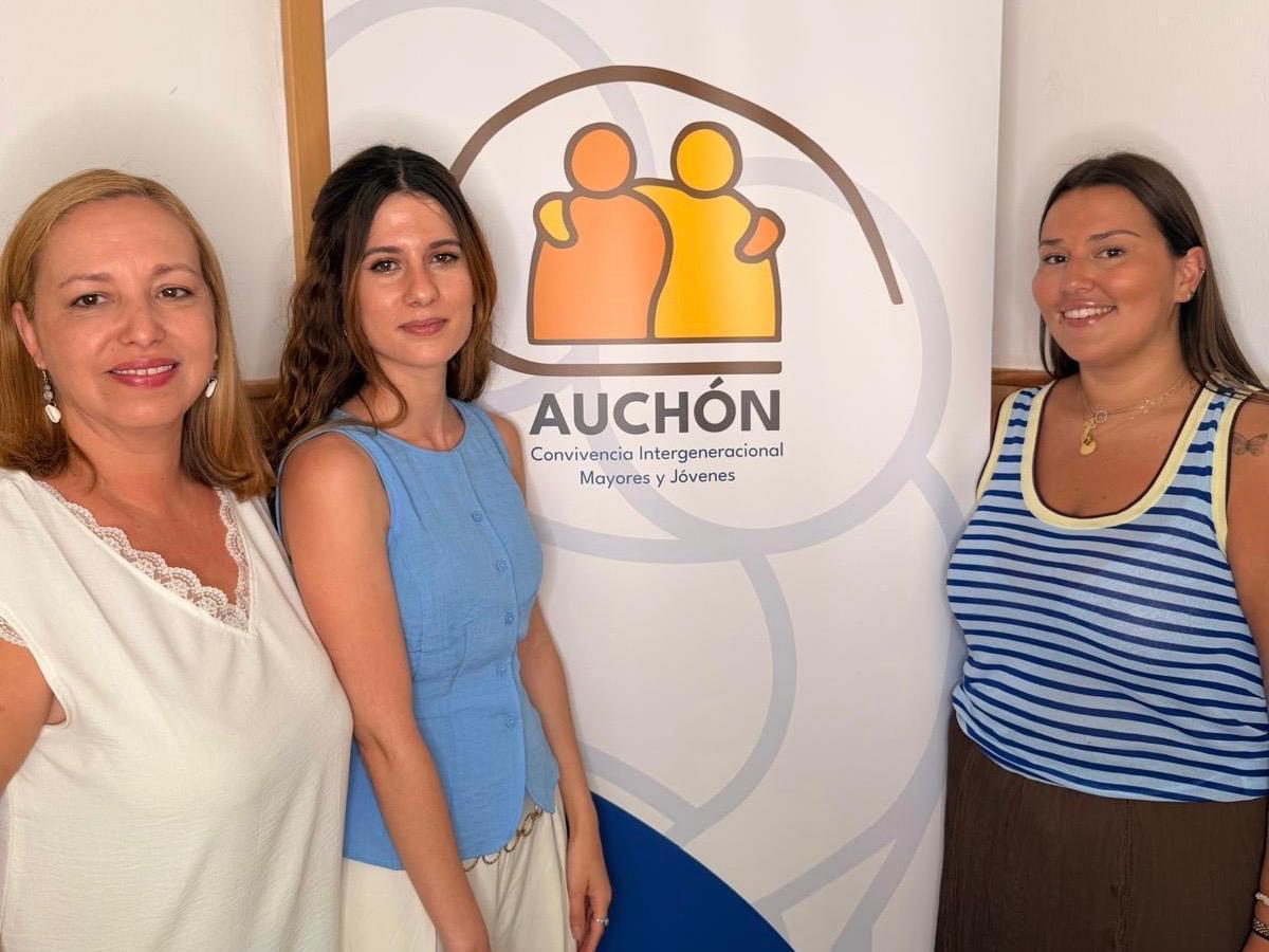 Personas mayores y jóvenes comparten hogar en Canarias para romper la ...