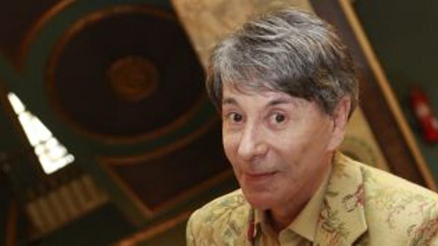 Ángel Pavlovsky se retransforma en ´Angelhada´ en el Mercado