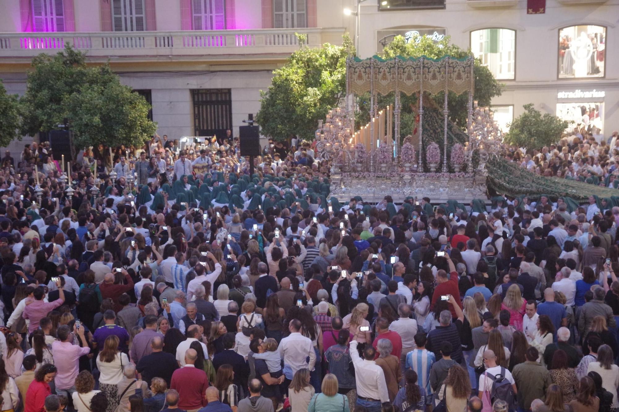 Las Penas muestra el ajuar de la Virgen en el 60 aniversario de la ...