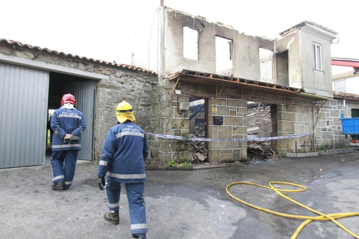 Incendio en Xunqueira de Espadanedo