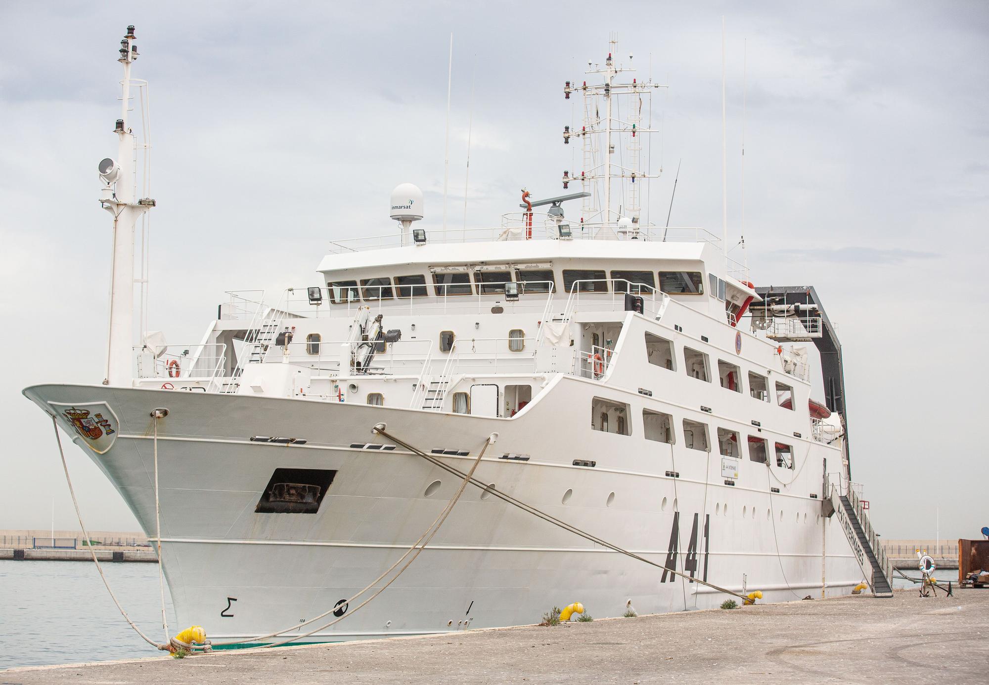 Atraca en Alicante el Buque Escuela de Cooperación Pesquera "Intermares"