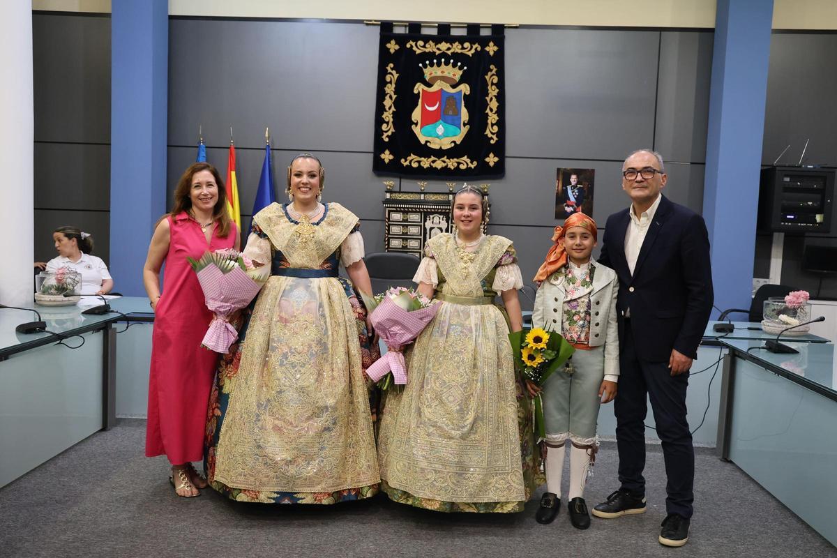 Benaguasil elige a Yurena Espinosa y Paula Ricart como sus Falleras ...