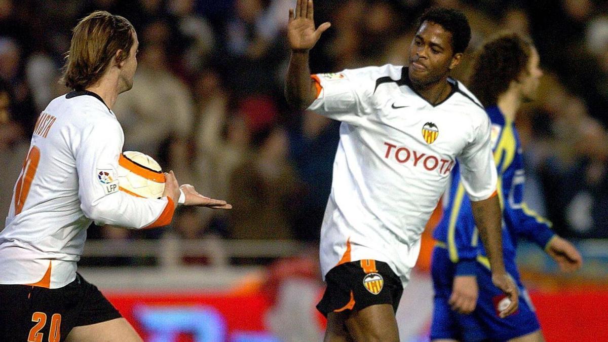 Los Kluivert pasan a la historia