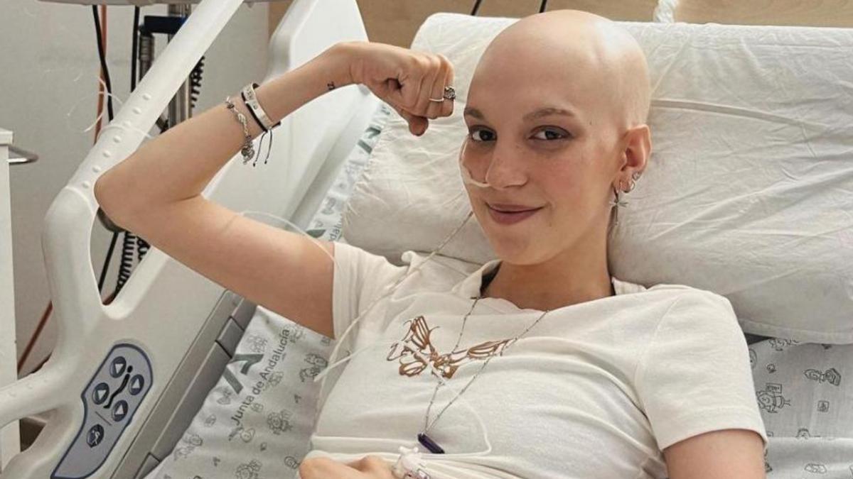 Elena Huelva, la jove influencer que lluita contra el Sarcoma d'Ewing ...