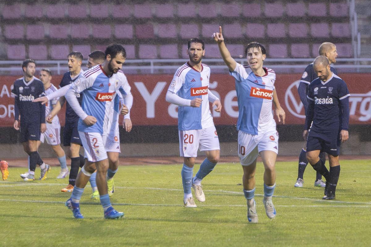 SD COMPOSTELA | El Compos se mide a la UM Escobedo con la intención de ...