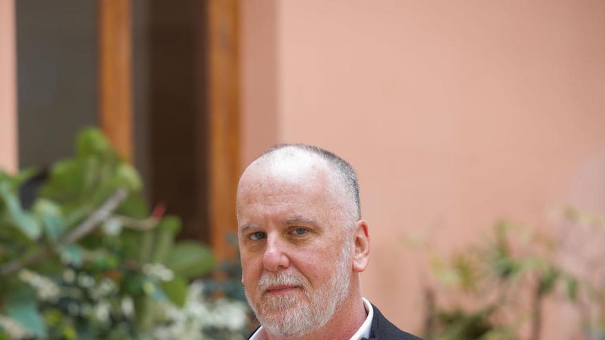 Michael Patrick Lynch: "Hay que limitar el dominio de Google y Facebook ...