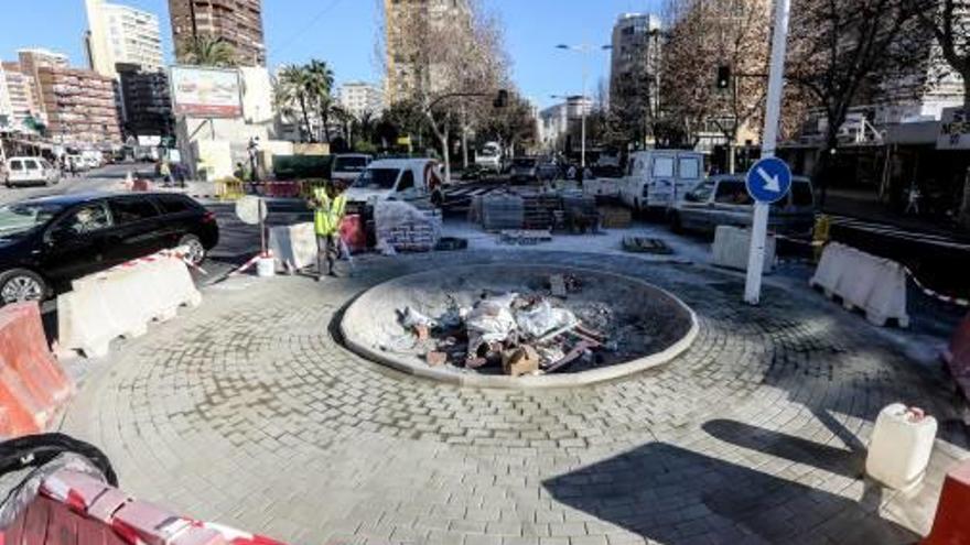 Benidorm construye una rotonda junto a la plaza Triangular para aliviar ...