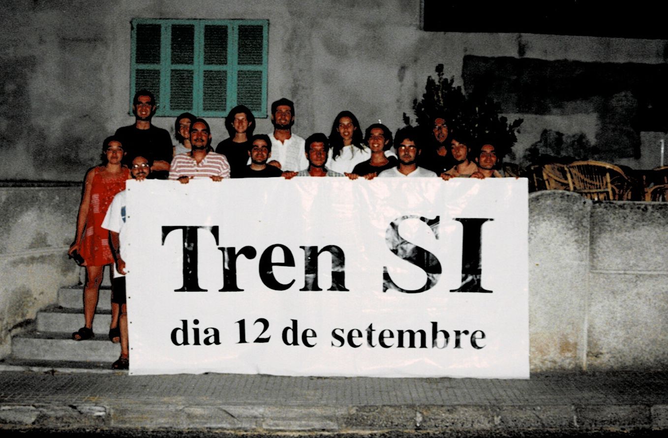 Los 25 años de la primera marcha del Tren de Llevant, en imágenes ...