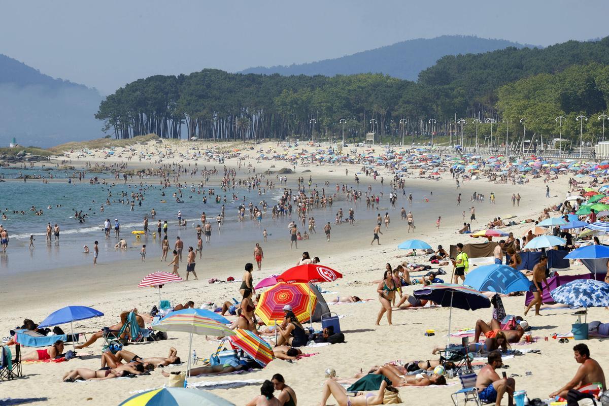 El tiempo ola de calor: El verano se estrena en Vigo con las playas a tope