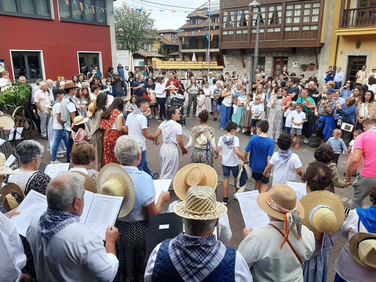 Benia de Onís disfruta a la hierba - La Nueva España