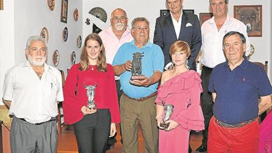 Rocío Romero y María Serra, premios de la peña Chiquilín