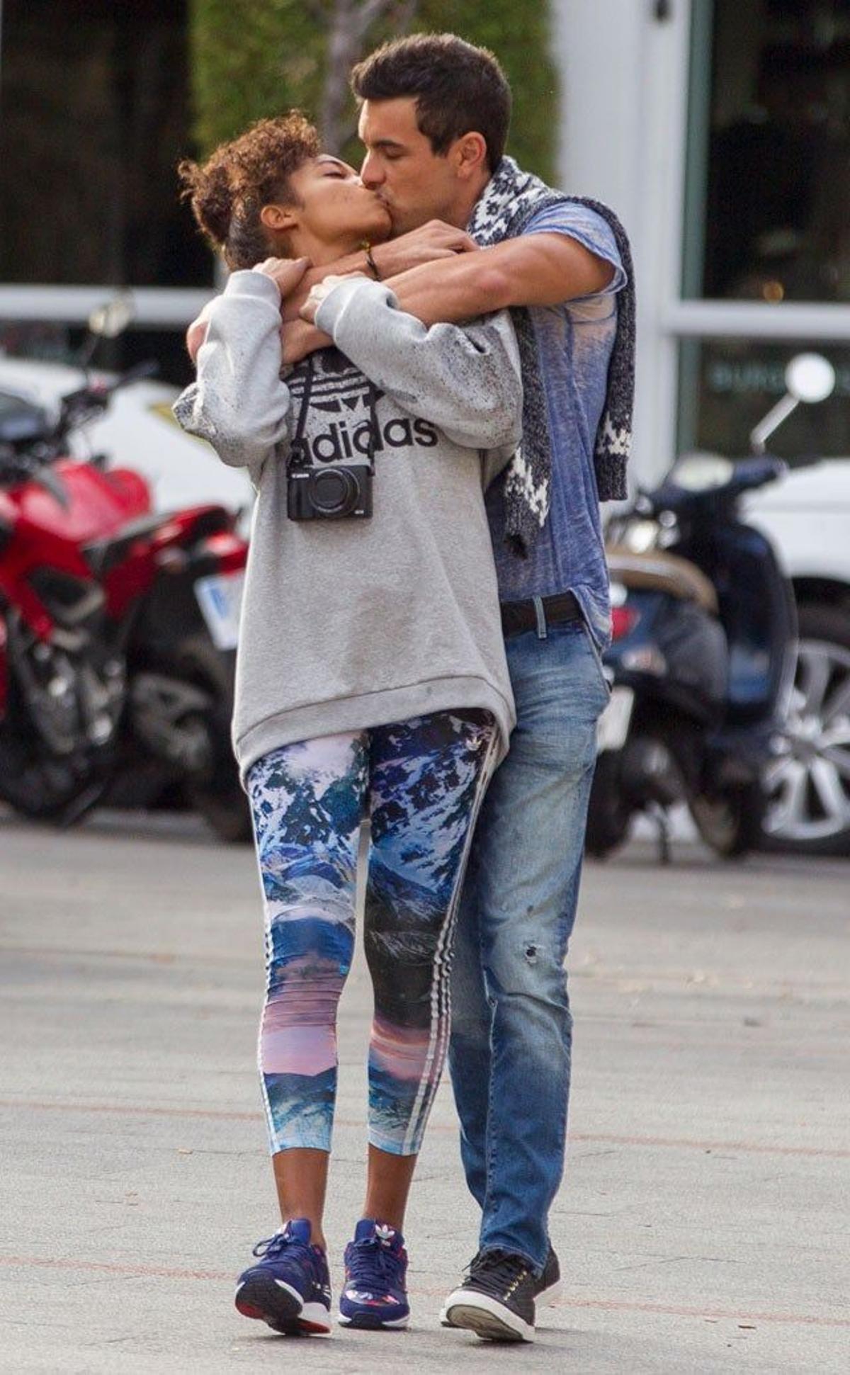 Mario Casas y Berta Vázquez, dos tortolitos por Madrid - Cuore