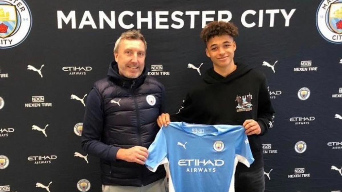 El City ficha a un defensa de 15 años