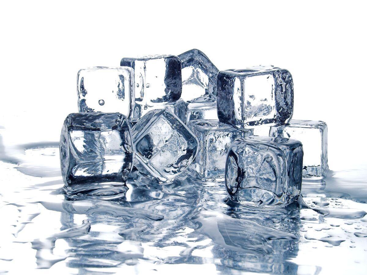 ¿Cómo hacer hielo rápidamente en verano? Refréscate y combate el calor