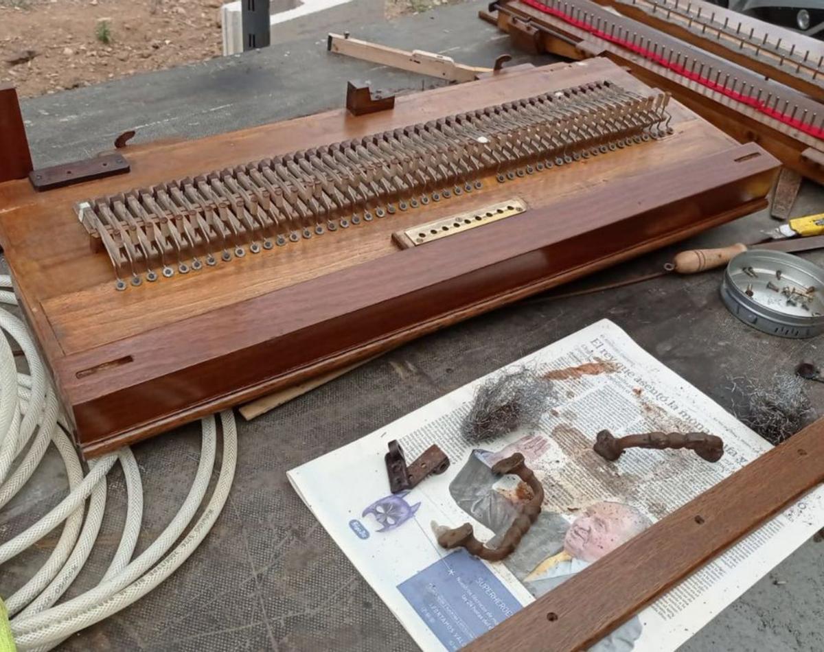 La parroquia de Xeve recupera un armonio de 120 años con un concierto ...