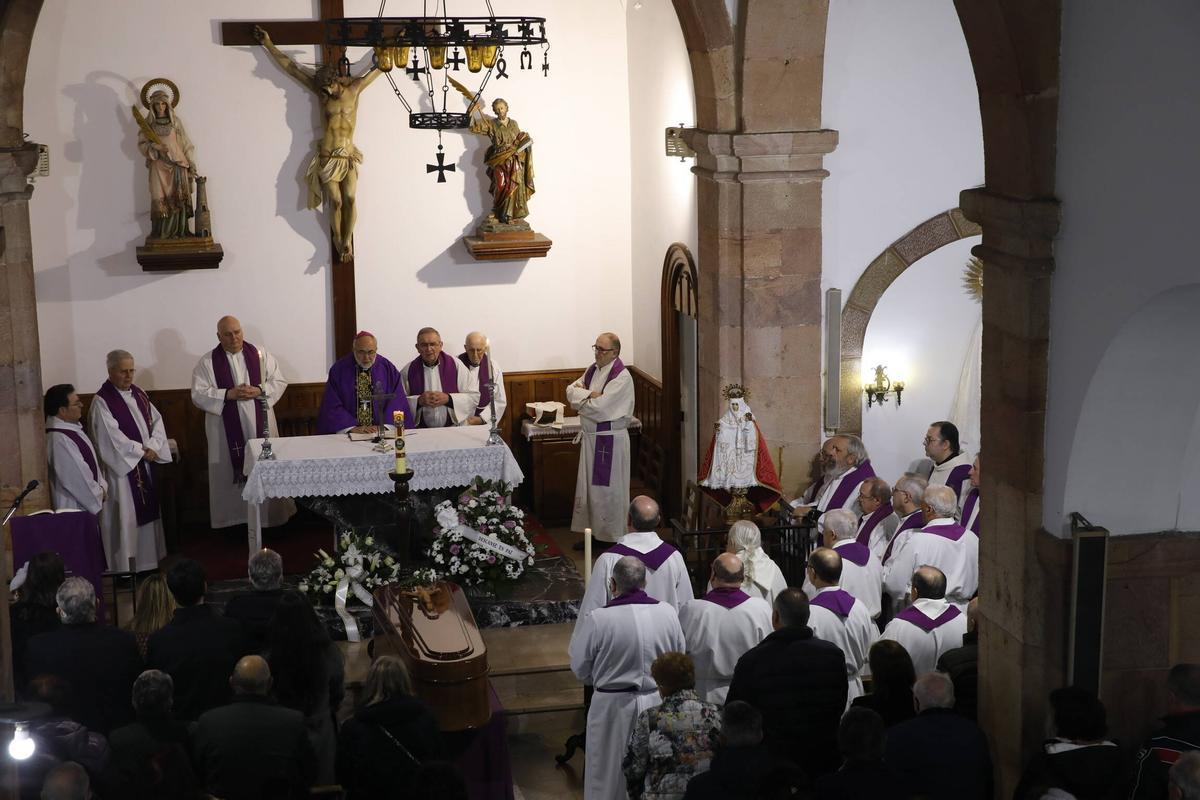 El multitudinario funeral por el párroco José Manuel Alonso, en imágenes
