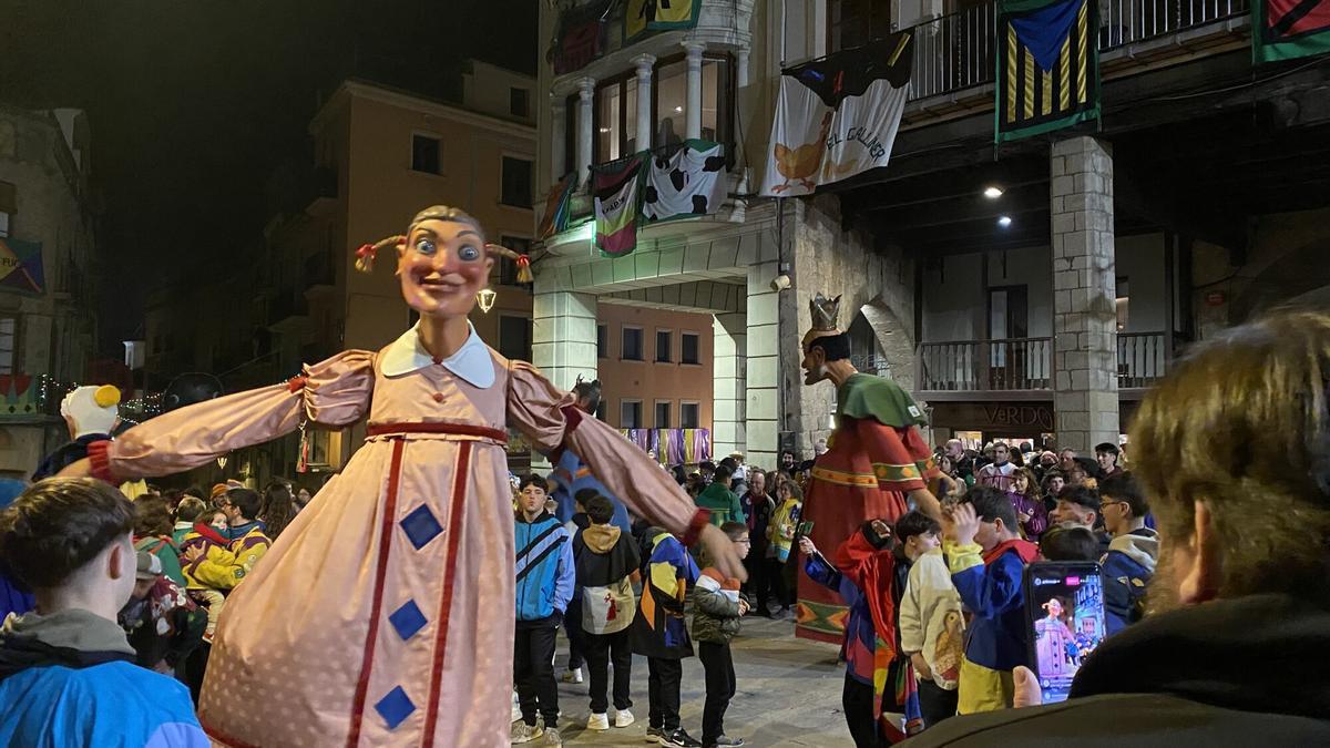 Arrenca el Carnaval de Solsona: així ha estat l'arribada del rei ...