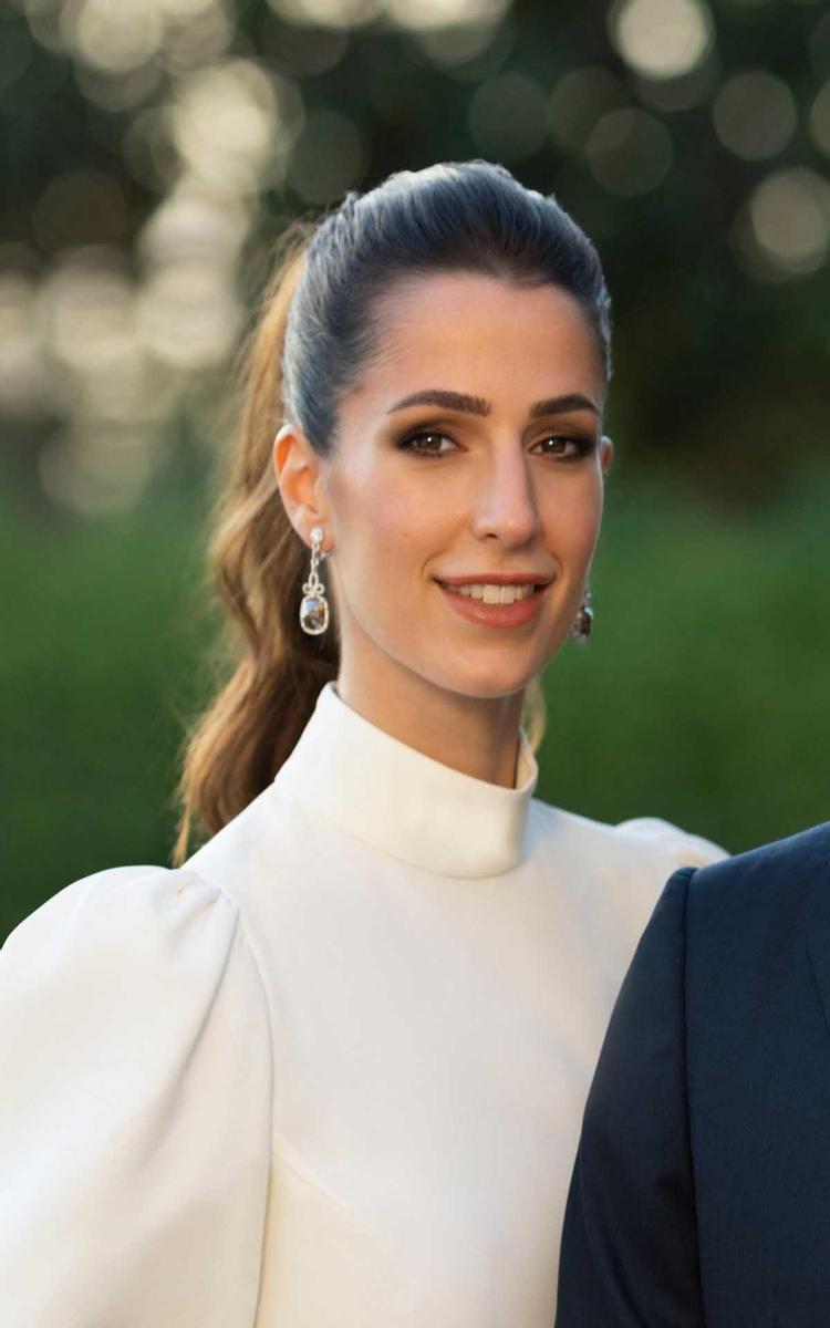El estilazo de la futura nuera de Rania de Jordania, Rajwa Al Saif, en ...